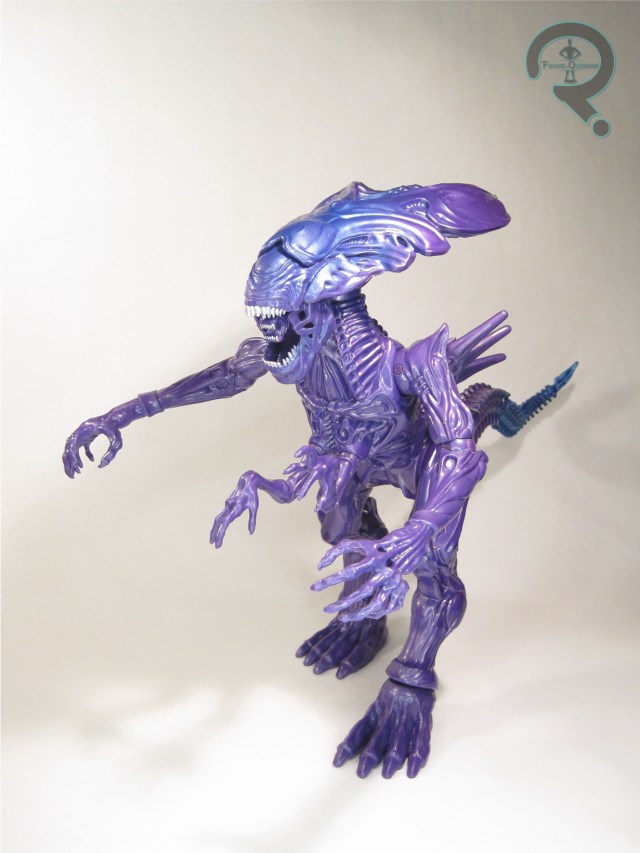 Xenomorph Queen Toy QMx: Alien Alien Queen Figurine Figure